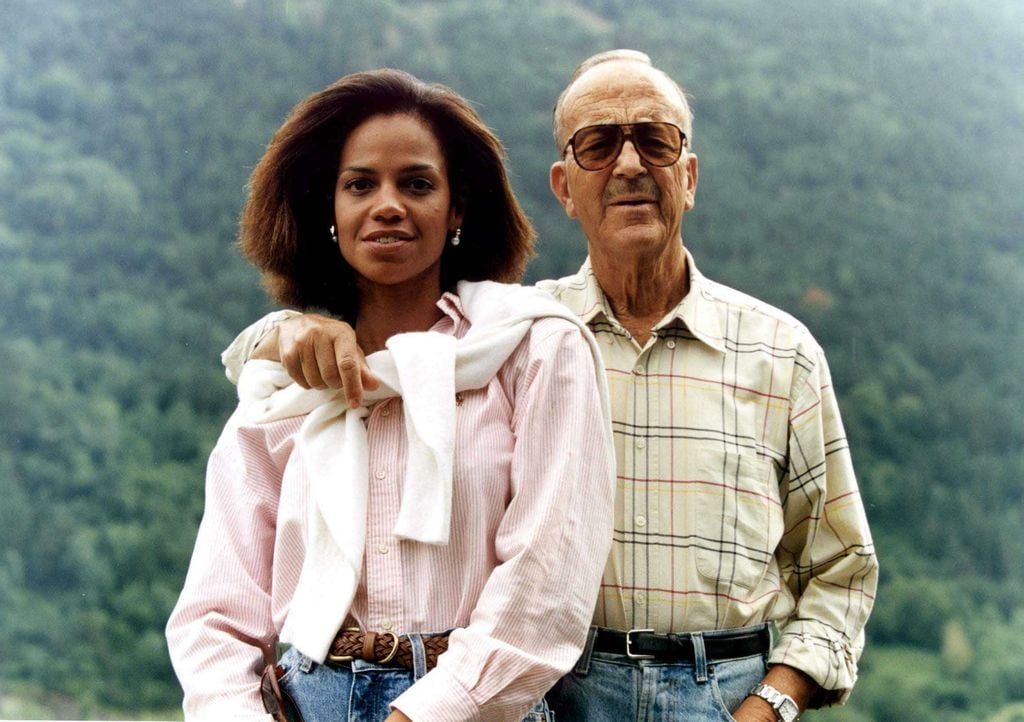 Julio Iglesias tiene una simpática hermana de 20 años que triunfa como ...