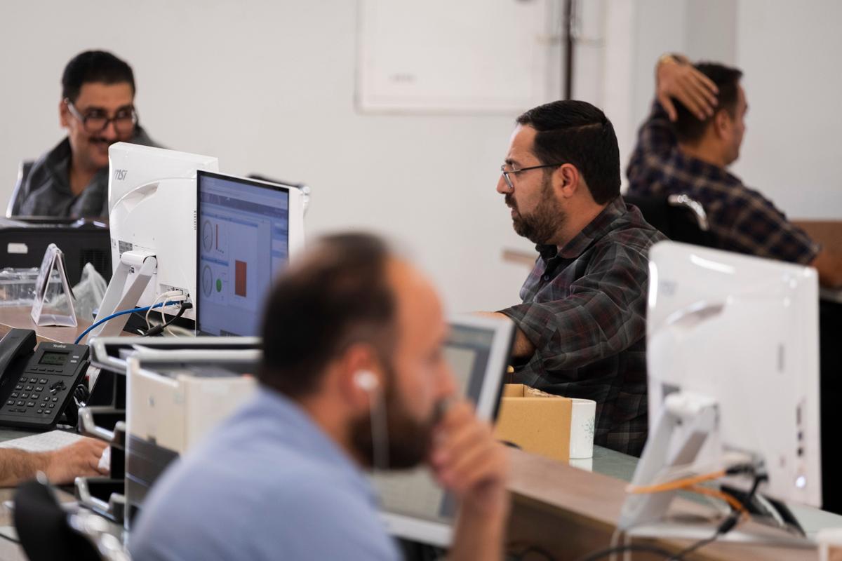 経営者はAIが生産性を向上させると考えているが、実際にはAIは労働者のスキルを蝕んでいる