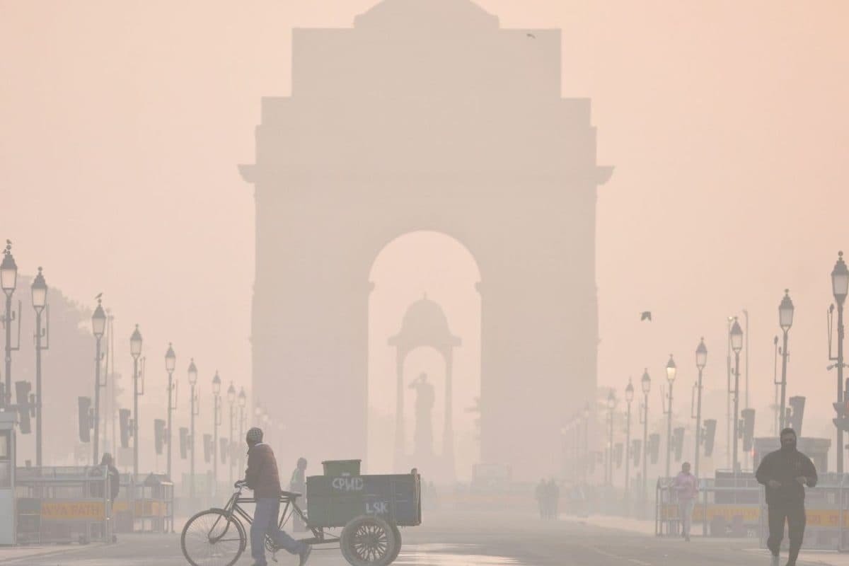 Delhi unveils winter pollution action plan: Fuel curbs, double parking ...