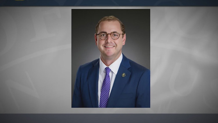 Senator with furniture business accused of exploiting ethics loophole ...