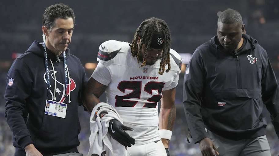Texans DB exits vs Steelers with knee injury