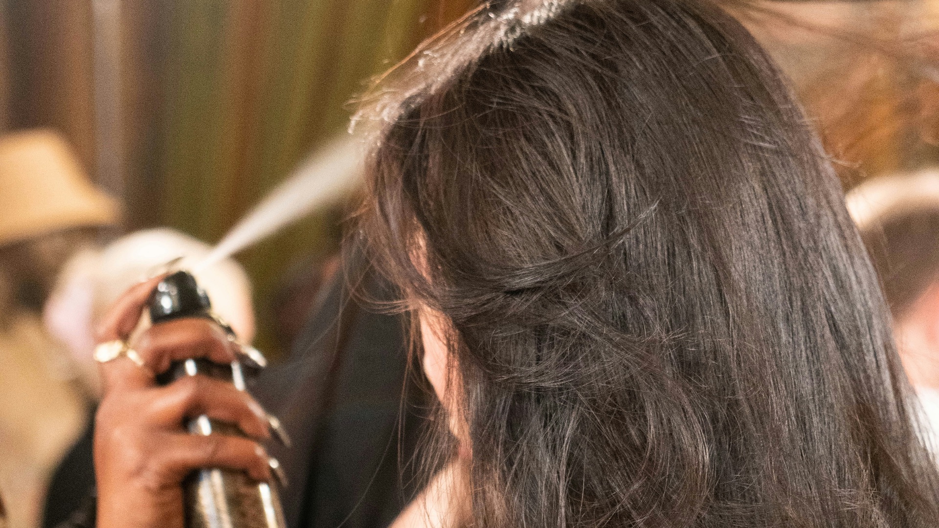 10 common reasons your skin keeps breaking out & 10 tips for healthy skin