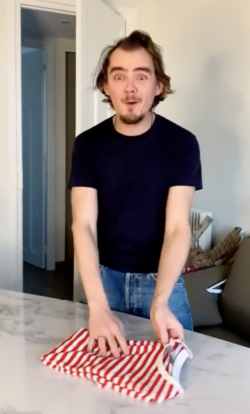 Simple steps to fold your clothes quickly and neatly