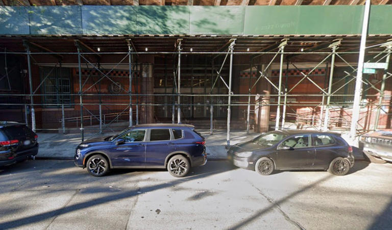 Two NYC teens busted with guns at separate high schools on same day