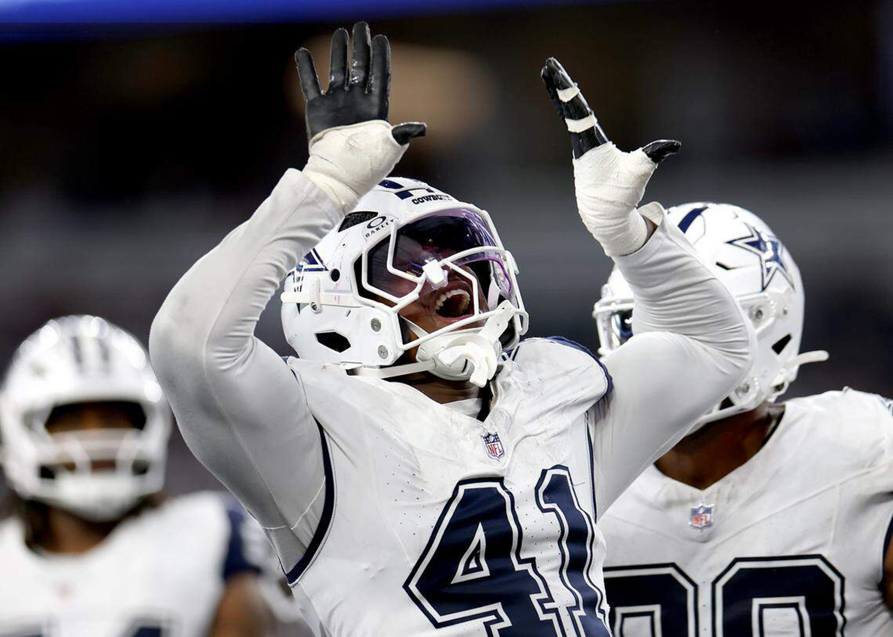 Cowboys defensive end Donovan Ezeiruaku arrested on reckless driving charge