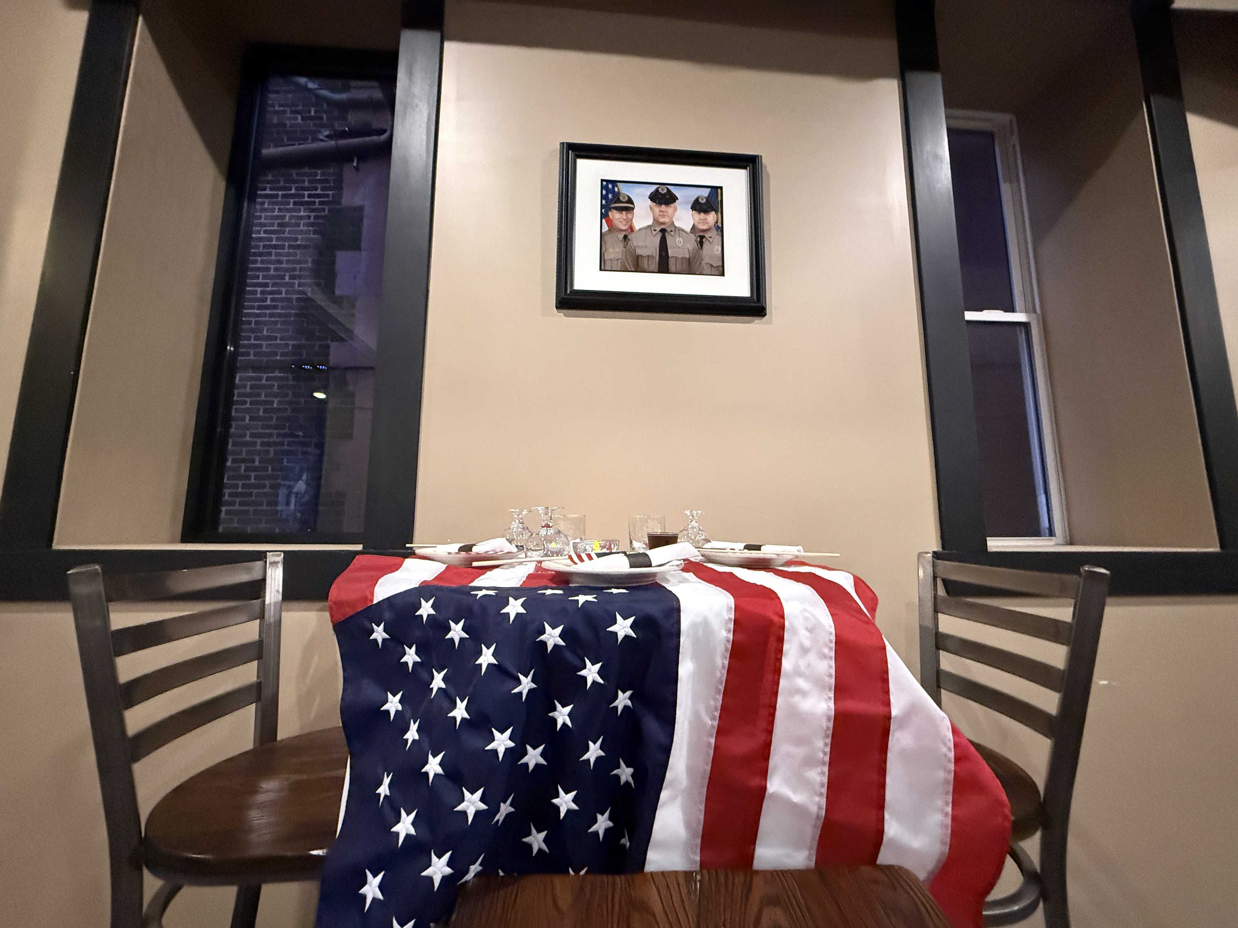 Red Lion restaurant supports fallen York officers