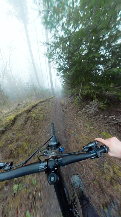 Foggy flow | Smooth MTB lines through the mist
