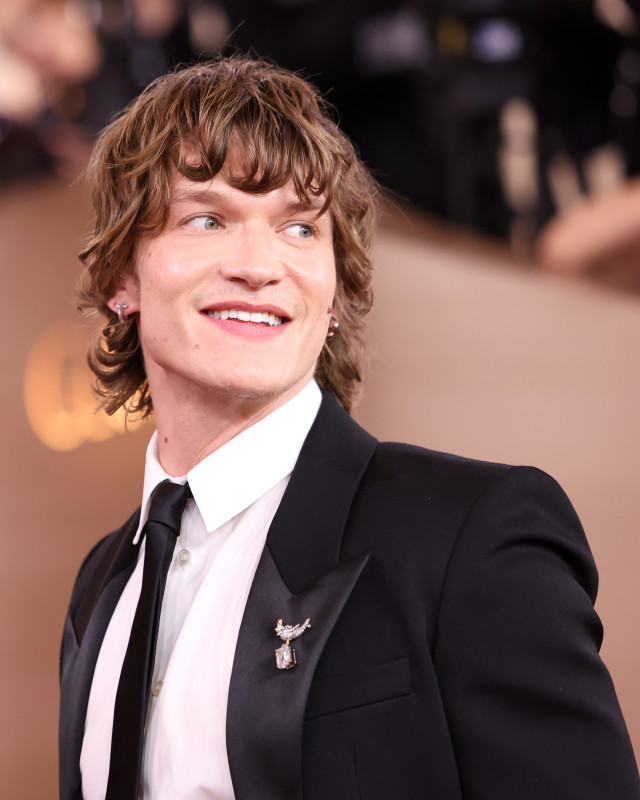 'Heated Rivalry' star was nearly fired from waiter job right before his ...