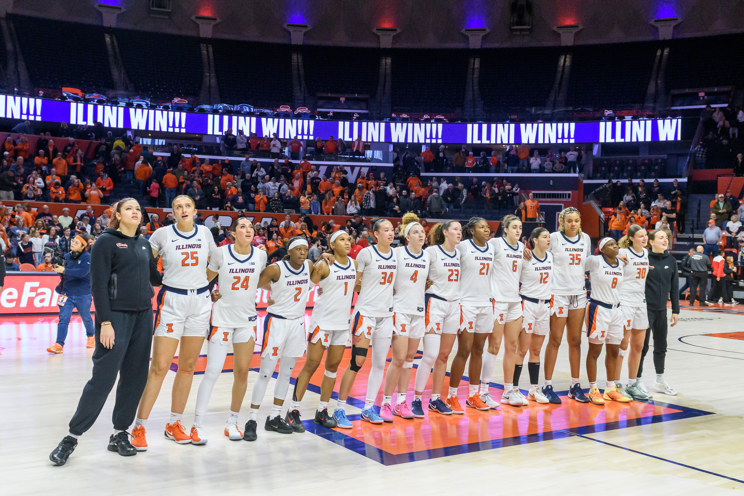 Illinois women crack AP top 25 for first time this season