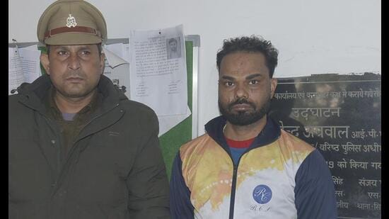 Ghaziabad man kills friend in hotel, stays overnight with her body