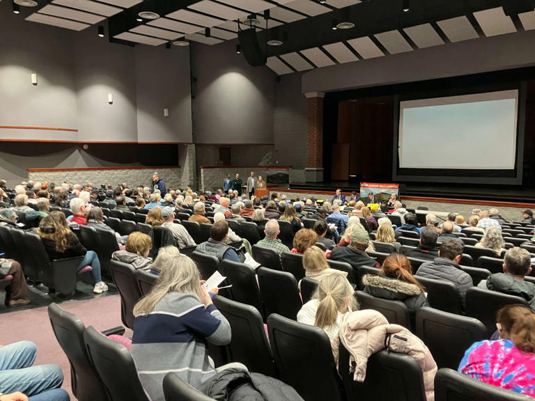 Residents mobilize to oppose expansion of landfill with history of odor ...