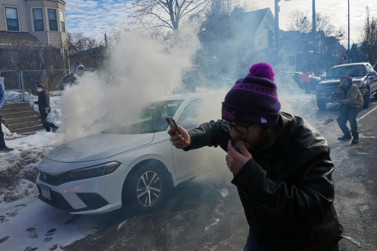 Tensions flare in Minnesota as protesters and federal agents repeatedly ...