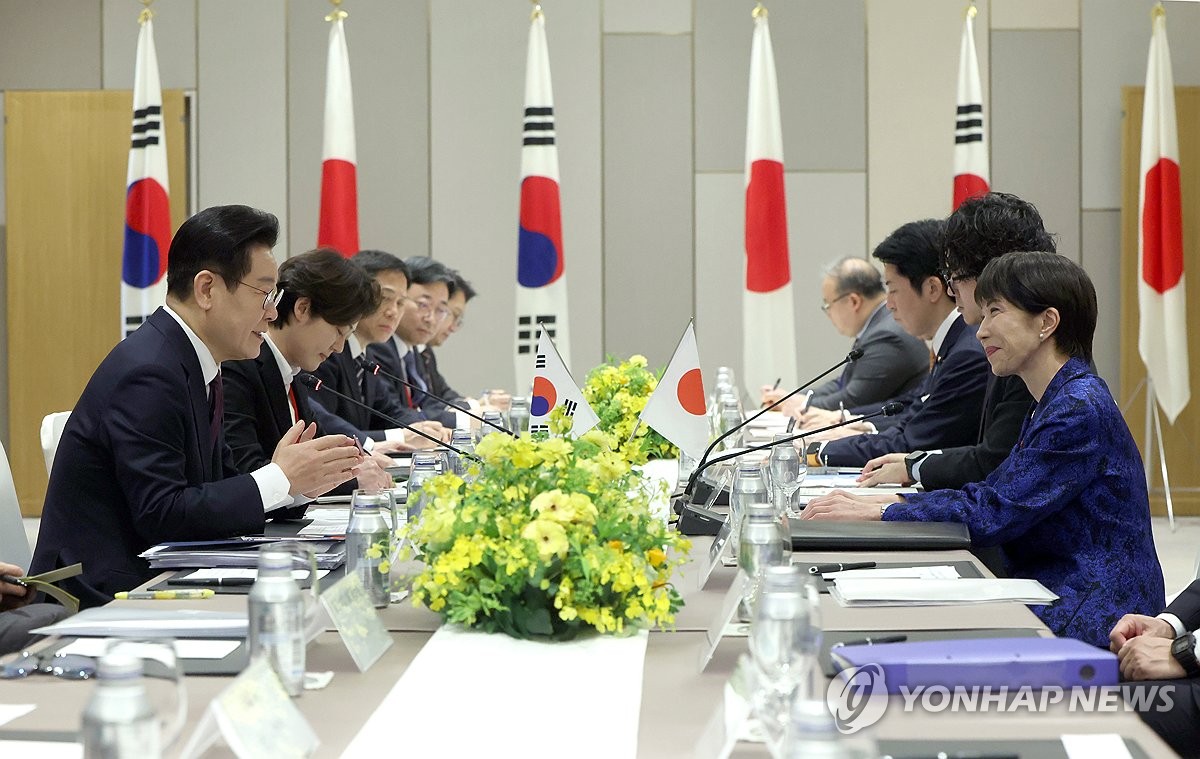 (3rd LD) Lee emphasizes need for 3-way cooperation with Tokyo, Beijing ...