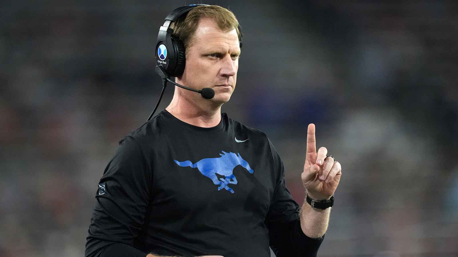 SMU Mustangs steal near-1,000-yard rusher from ACC