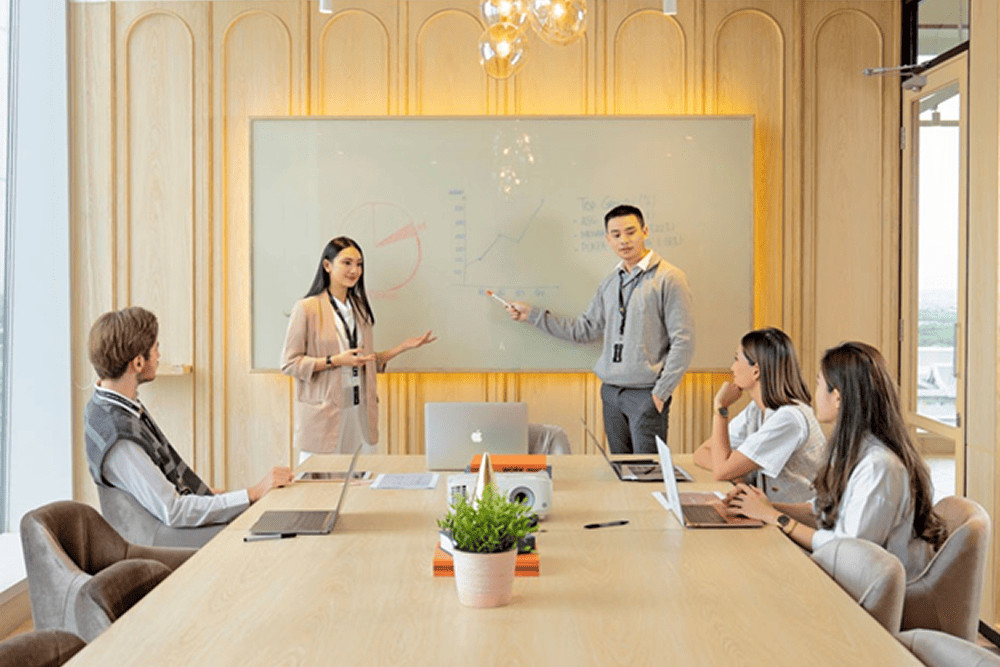 GoWork Bali hadirkan meeting room profesional untuk hybrid worker