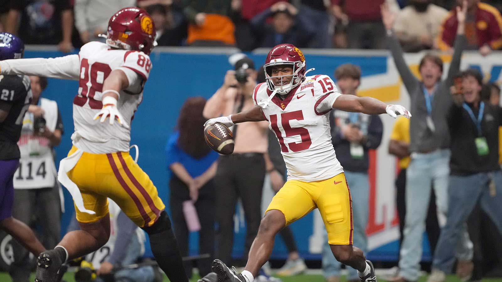 USC loses young safety to UConn