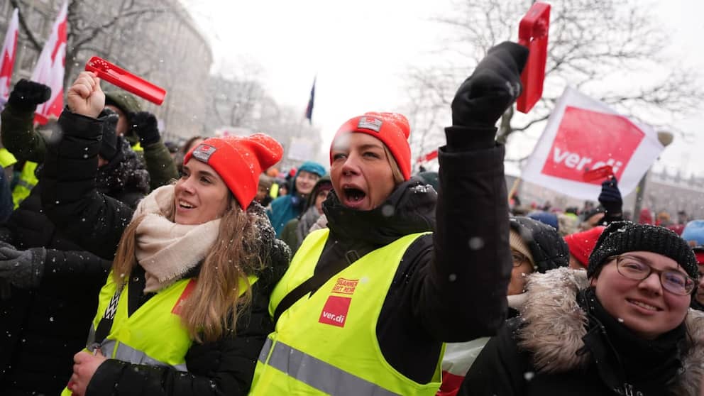 Trotz Glatteis-Warnung! Verdi bestreikt drei Berliner Kliniken