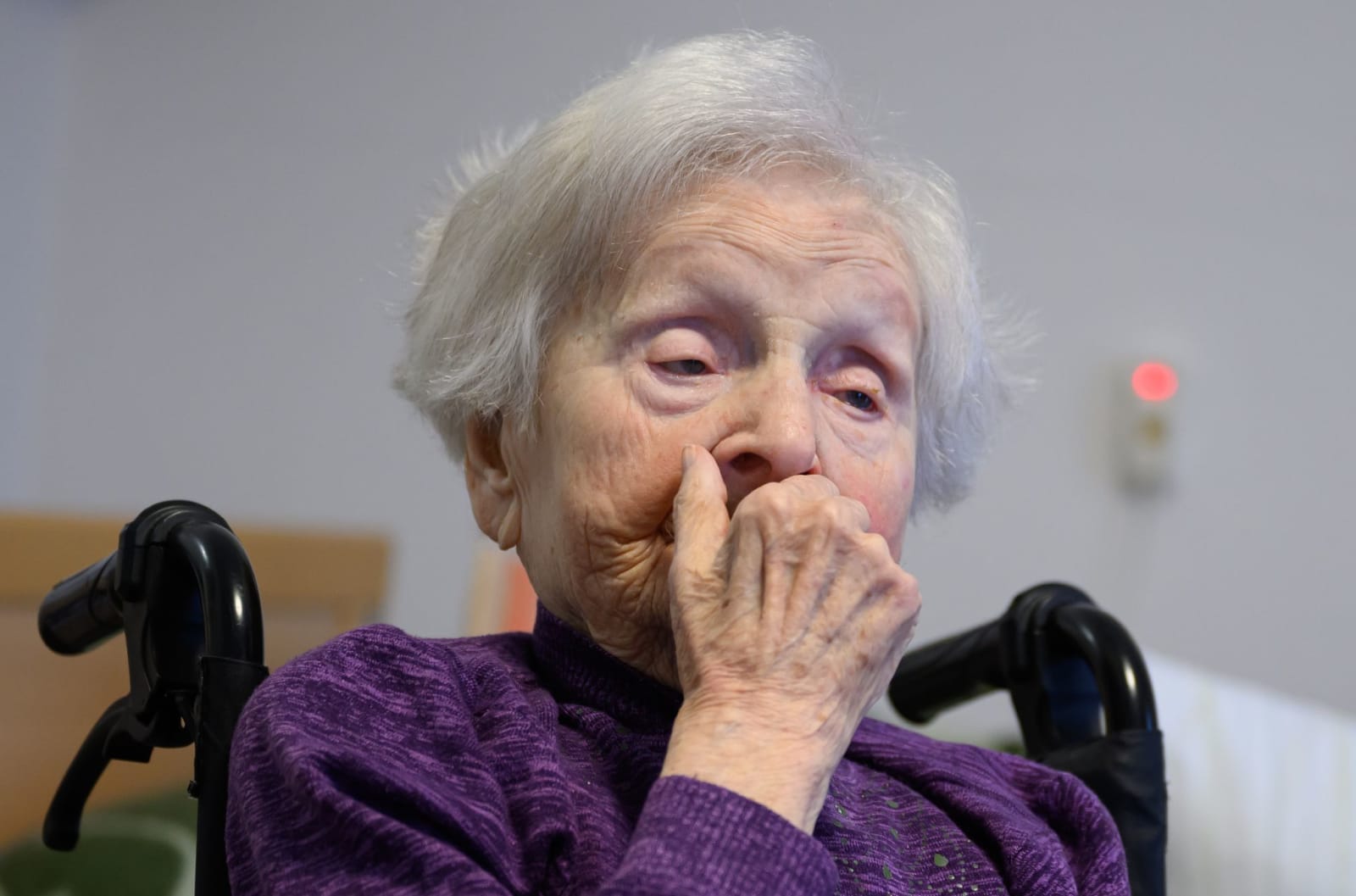 Red wine, music: A centenarian's secrets for a long life