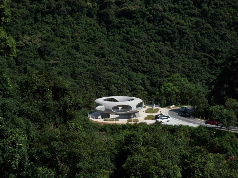 HCCH Studio creates doughnut-shaped pavilion on Chinese mountain