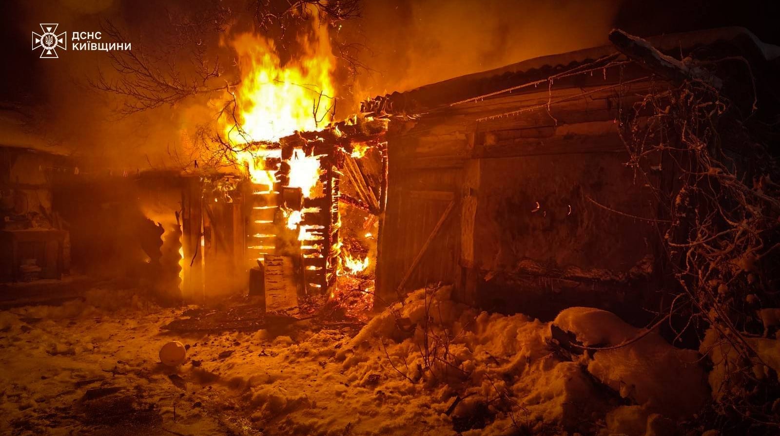 Fires break out in Kyiv Oblast after Russian attack, emergency power ...