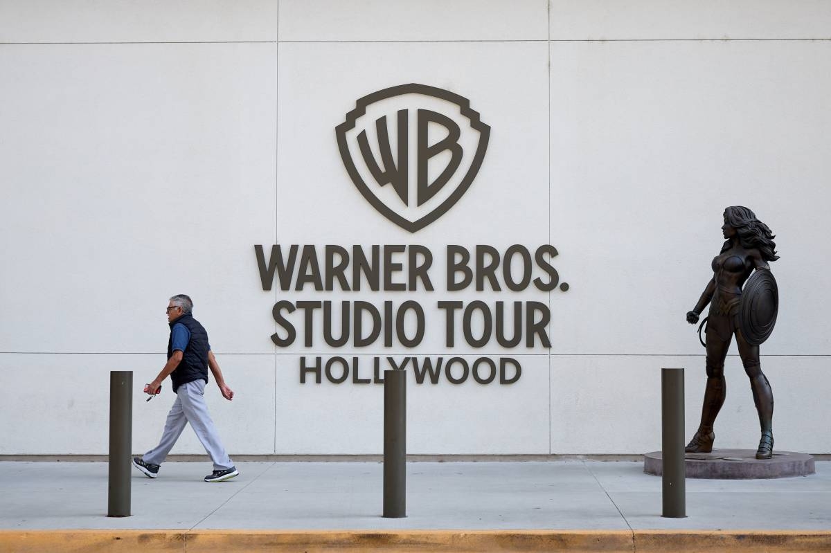 Paramount sues in hostile bid to buy Warner Bros Discover