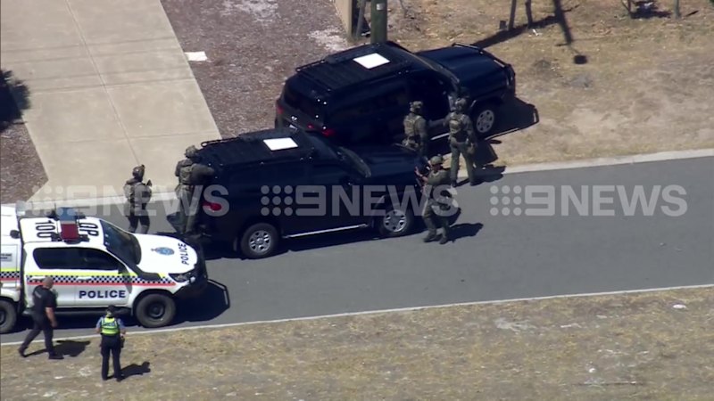 Pinjarra man in police custody after town sent into lockdown