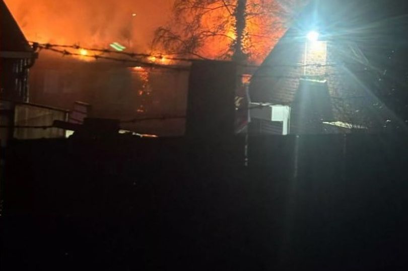 Kirkintilloch locals 'wake up to bangs' as fire engulfs derelict building