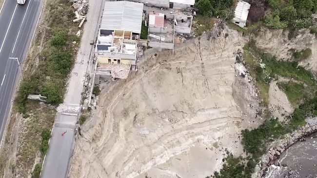 Drone footage shows river eroding Pomasqui Valley in Ecuador