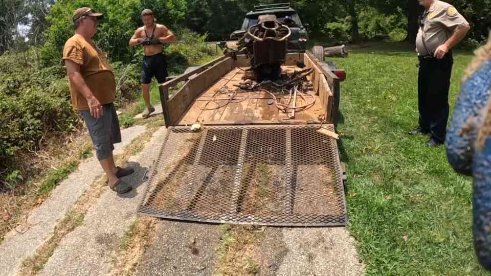 She pulled a stolen vehicle with a giant magnet