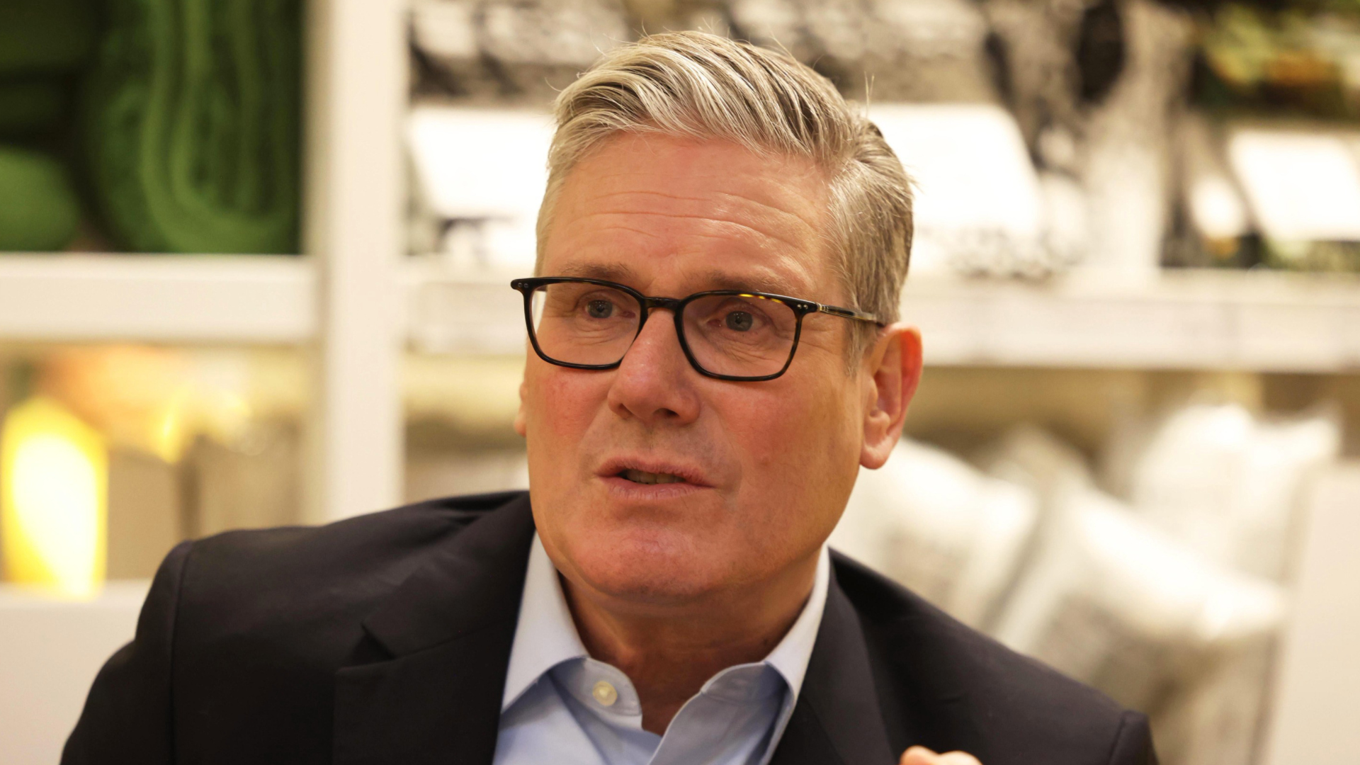 Starmer warns X could lose right to self regulate over AI deepfake concerns