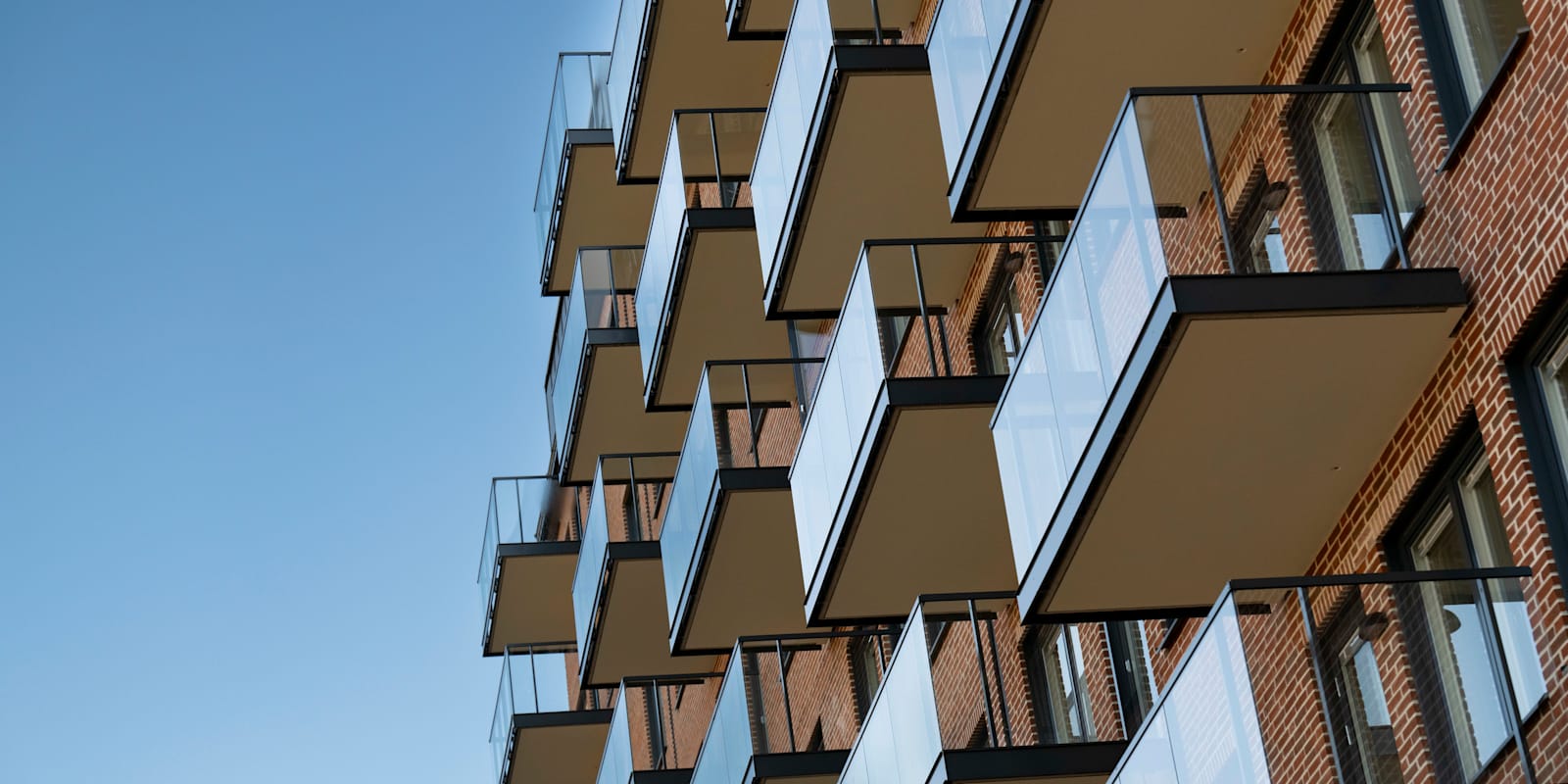 God man lurade dement kvinna på lägenhet – döms