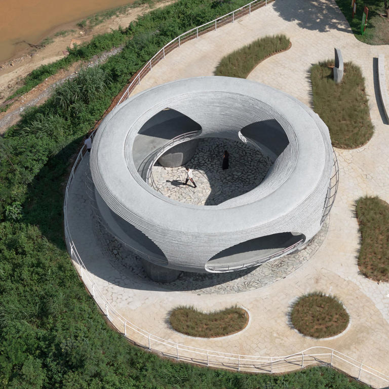 HCCH Studio creates doughnut-shaped pavilion on Chinese mountain