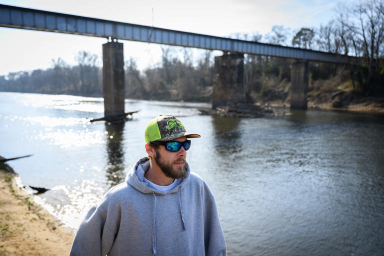 Fayetteville business owners rally volunteers to clean up Cape Fear River