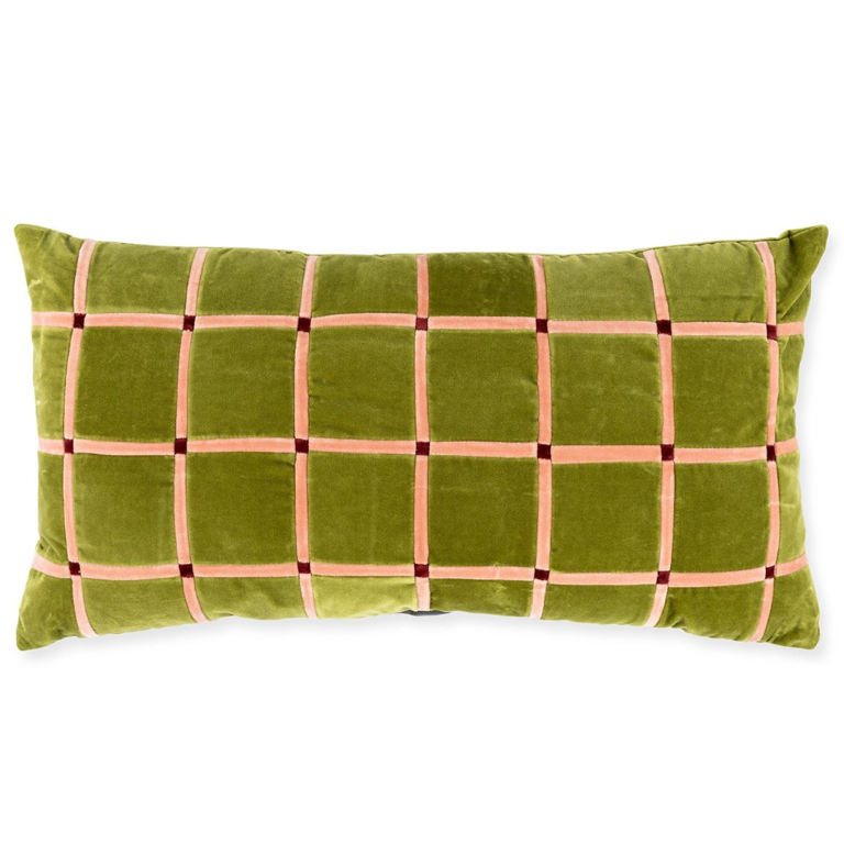 I spied this bold color combination in Victoria Beckham's dressing room ...