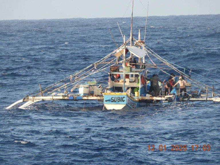 China warship, coast guard harassed Filipino fishing boat in WPS —PH Navy