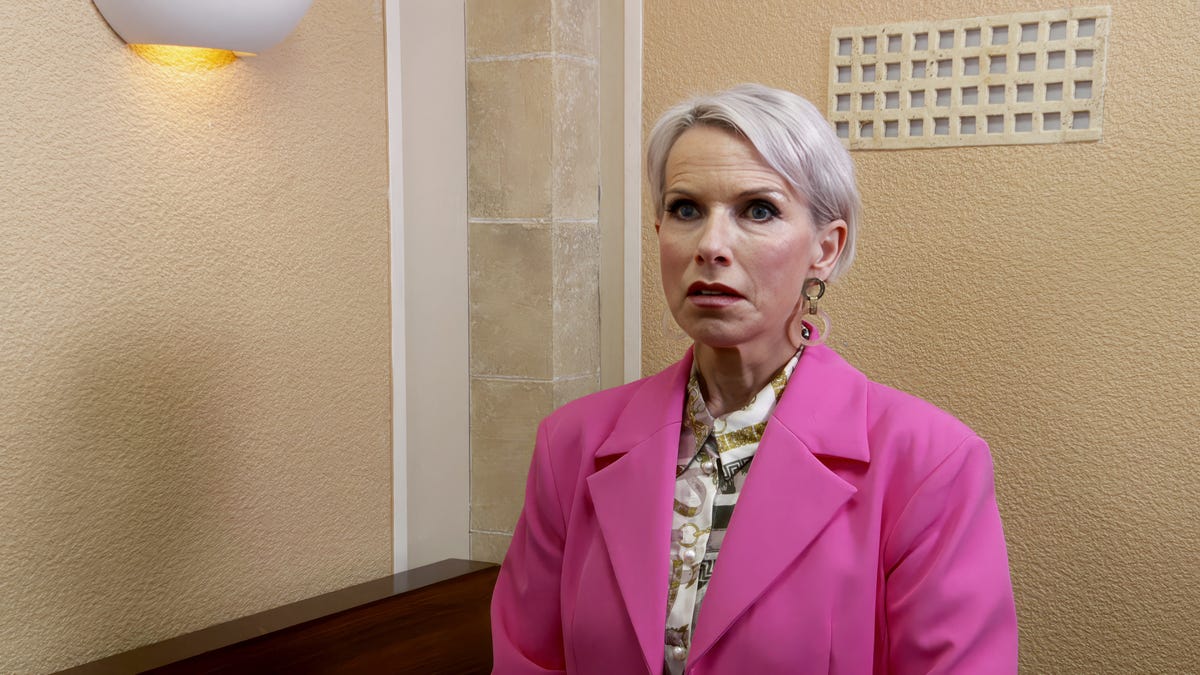 Coronation Street reveals Debbie's biggest twist yet in early ITVX episode