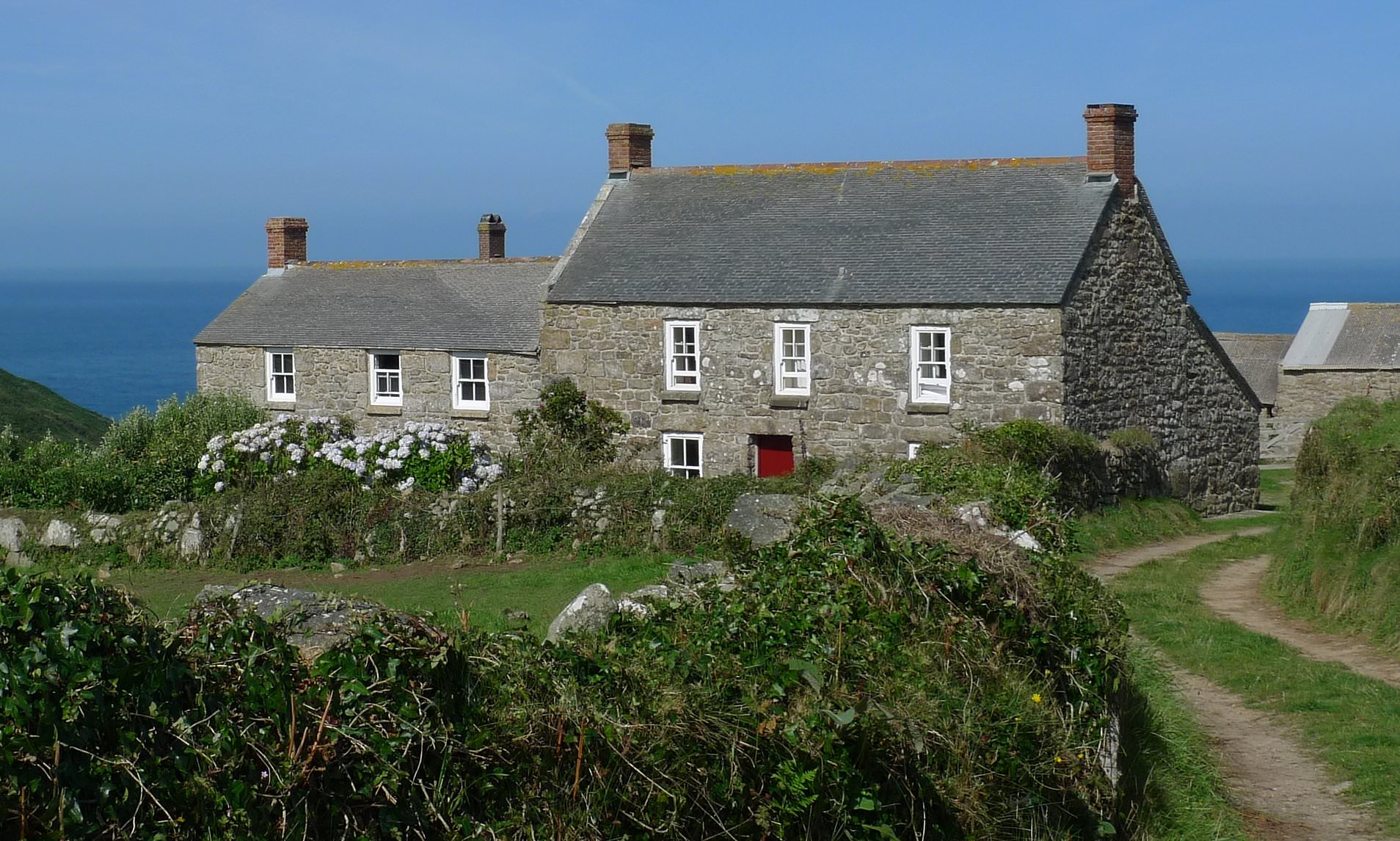 Are YOU addicted to Rightmove? Millions say they look at homes every ...