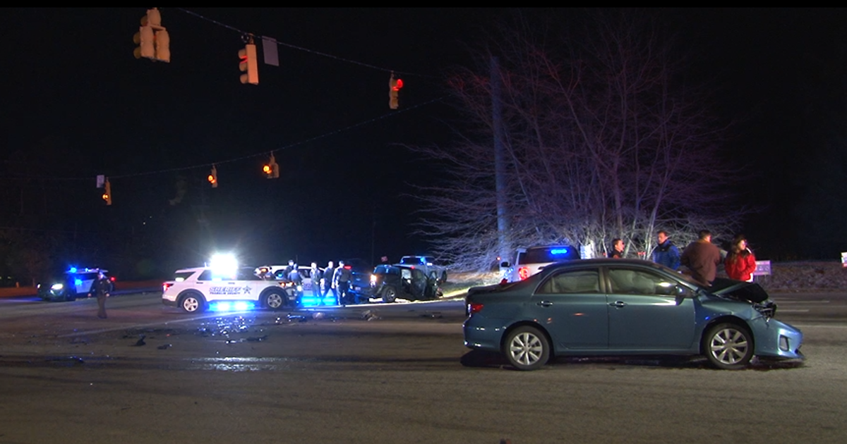 Juvenile taken into custody after high-speed police chase ends in wreck ...
