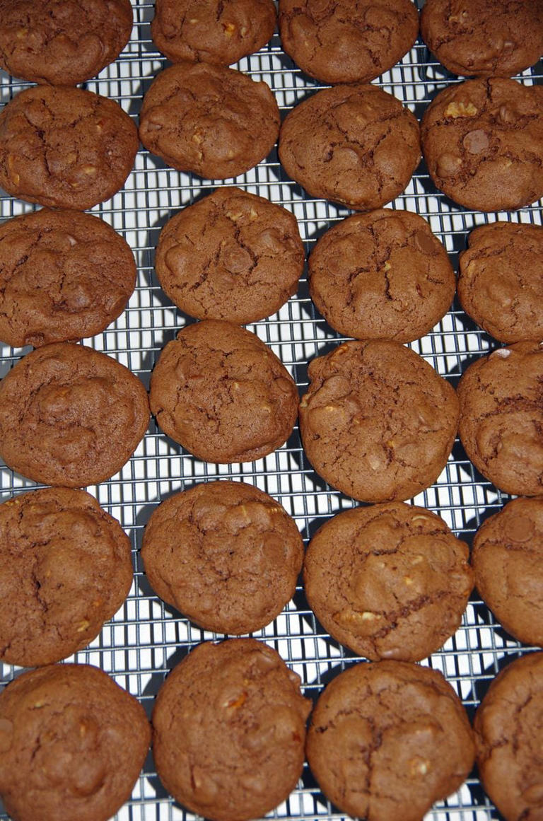 Make Michelle Obama's white & dark chocolate chip cookies that beat Ann ...