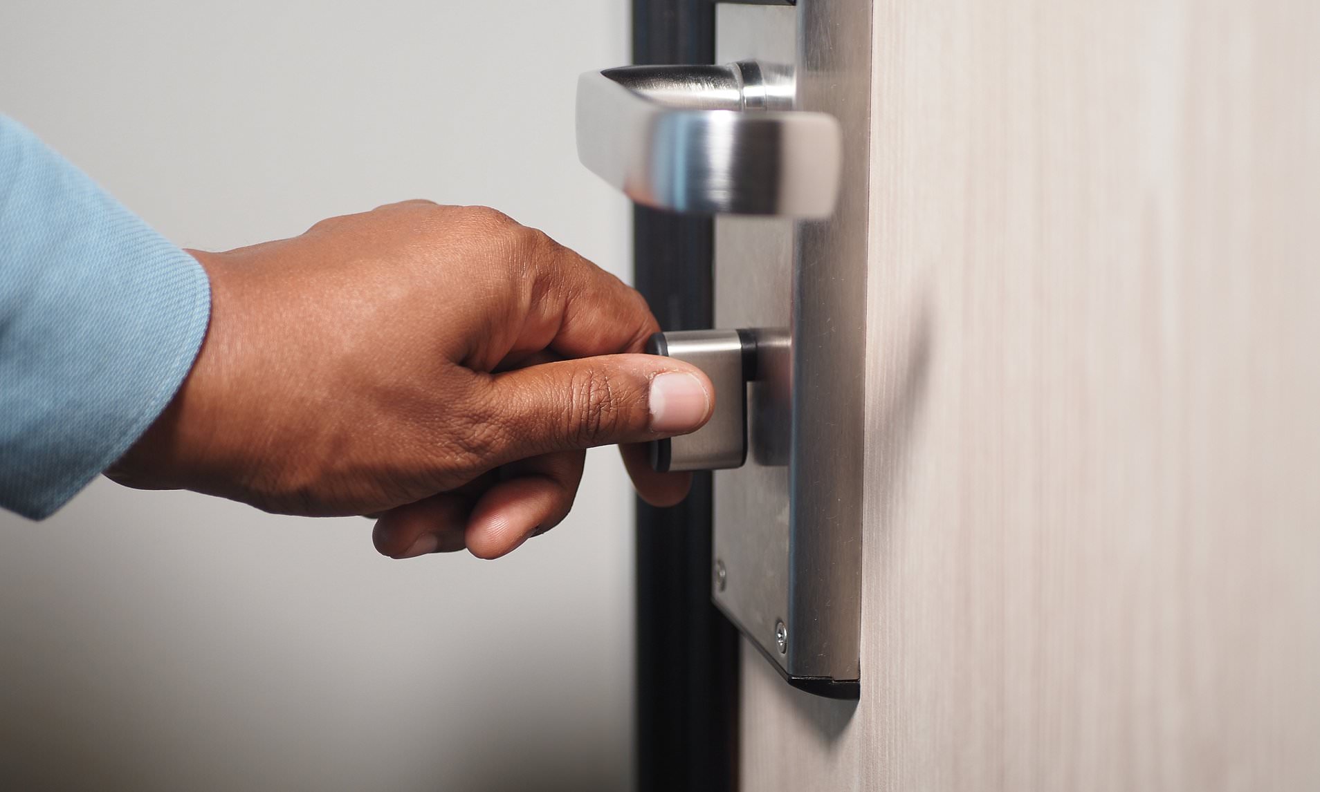 Low financial confidence 'locking the door' on British entrepreneurship ...