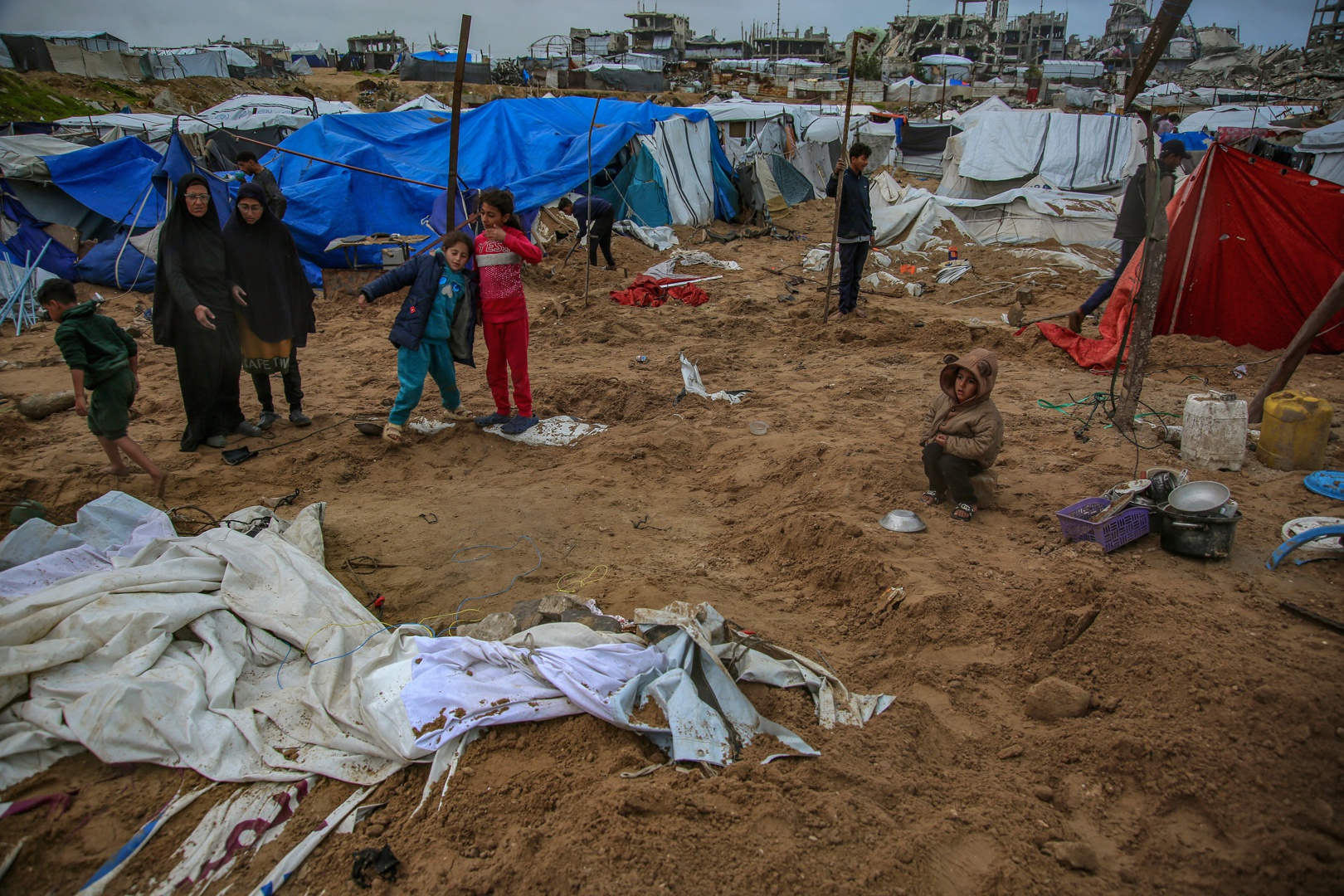 Al menos cuatro palestinos mueren a causa del fuerte temporal que asola ...