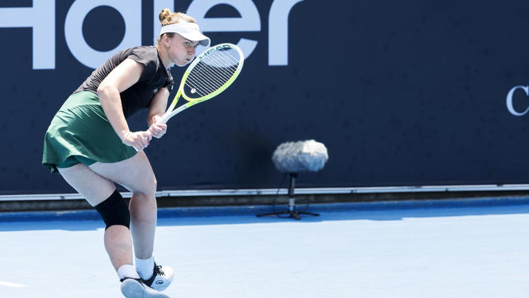 Krejcikova injury flares up in Hobart round-one defeat