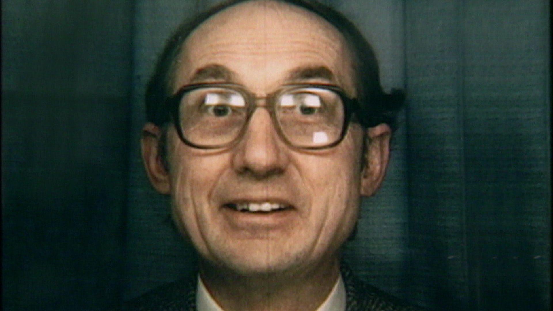 Government calls for killer to remain behind bars