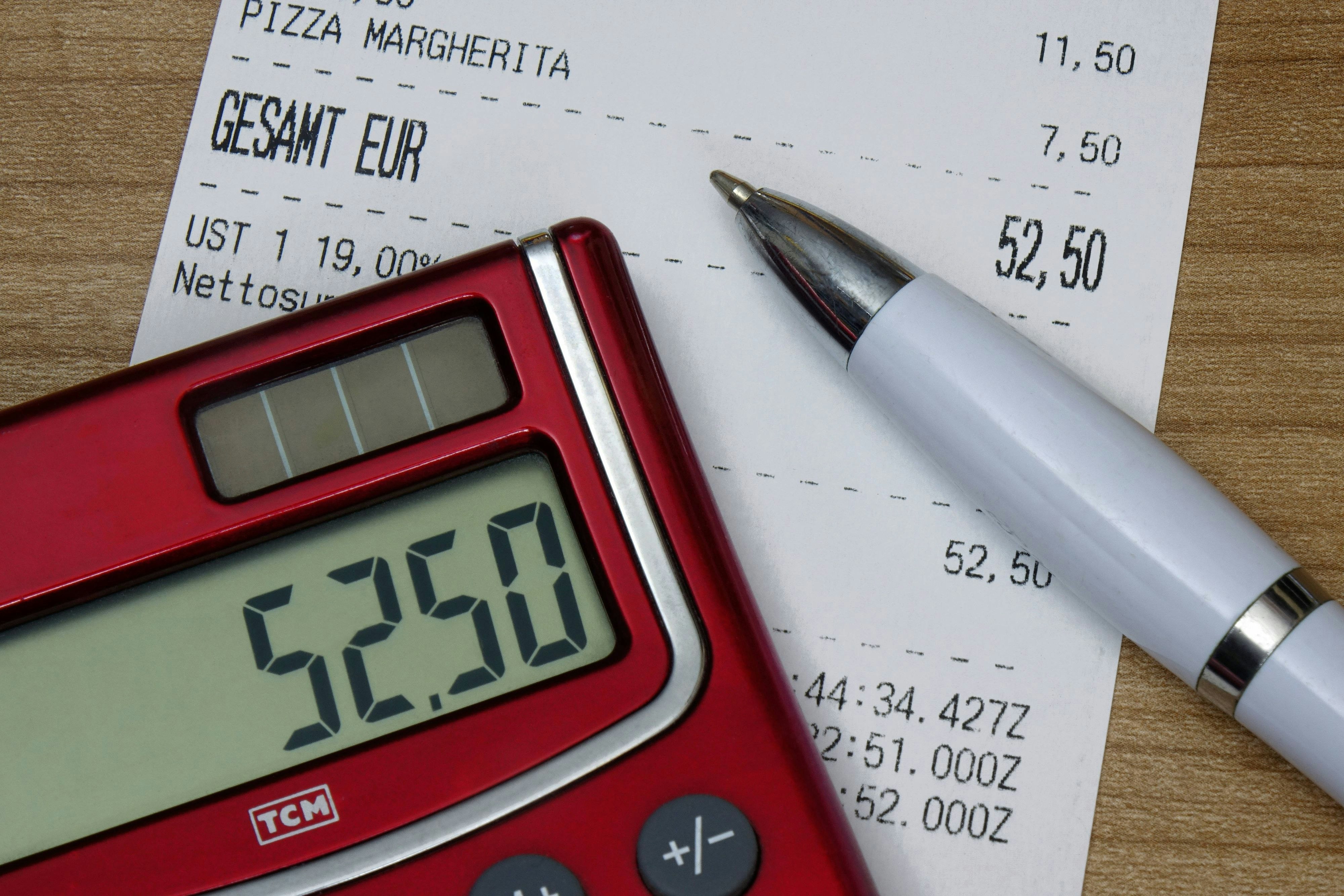 Ärger im Restaurant: Gast krank – Wirt verlangt trotzdem 20 Euro