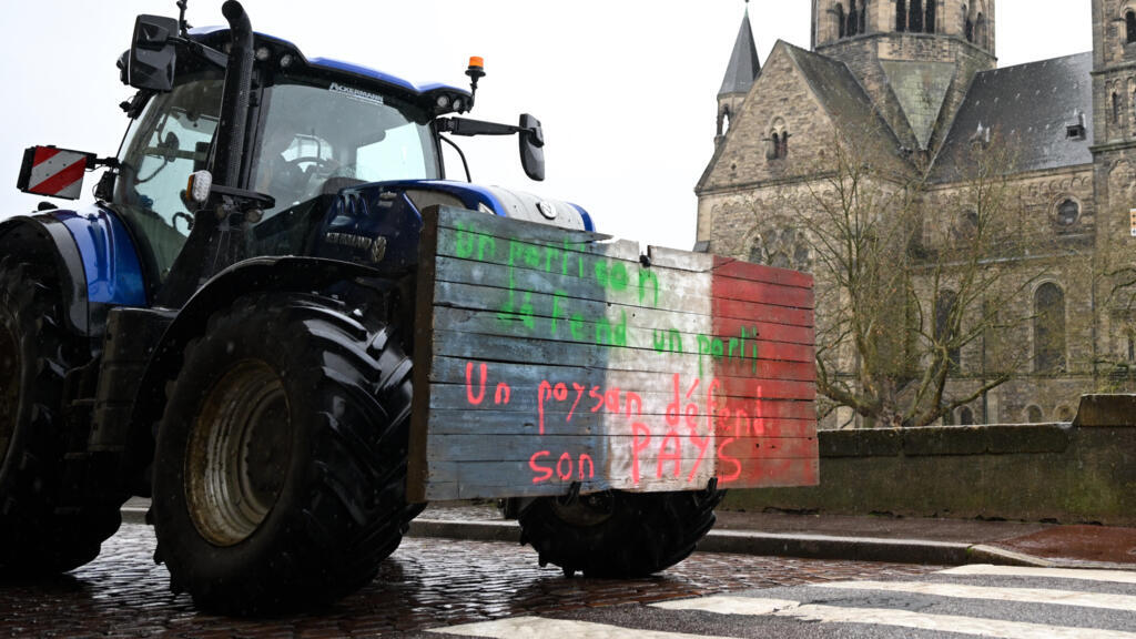Some 350 tractors converge on Paris in latest farmers’ protest