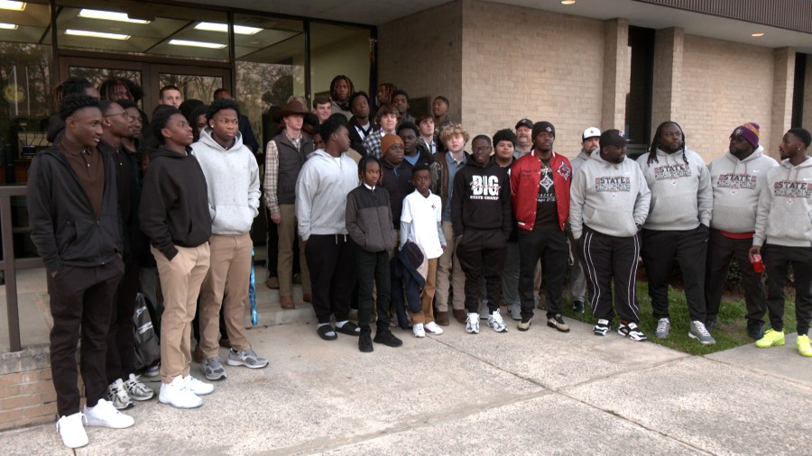 Bamberg community celebrates Red Raiders state championship