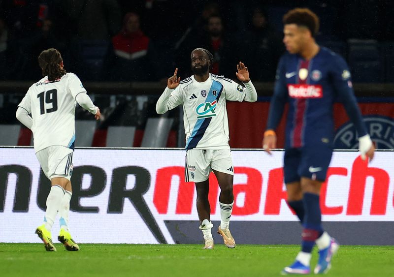 Soccer-Paris FC give neighbours PSG a 'slap in the face' in French Cup ...