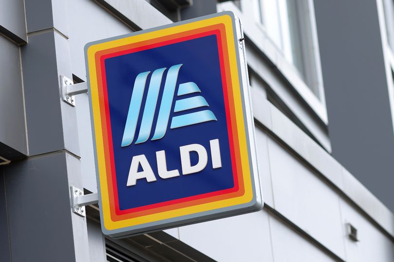 Aldi supermarket staff to get another pay rise as it extends pay rates