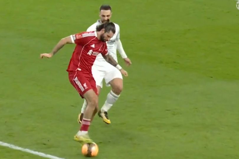 Barnsley boss hits out at 'disrespectful' Dominik Szoboszlai after ...