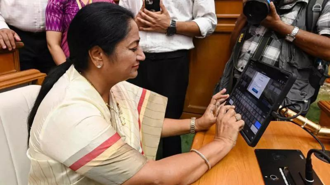 Paperless Delhi Assembly saves trees, cuts carbon footprint: Nearly 3 ...